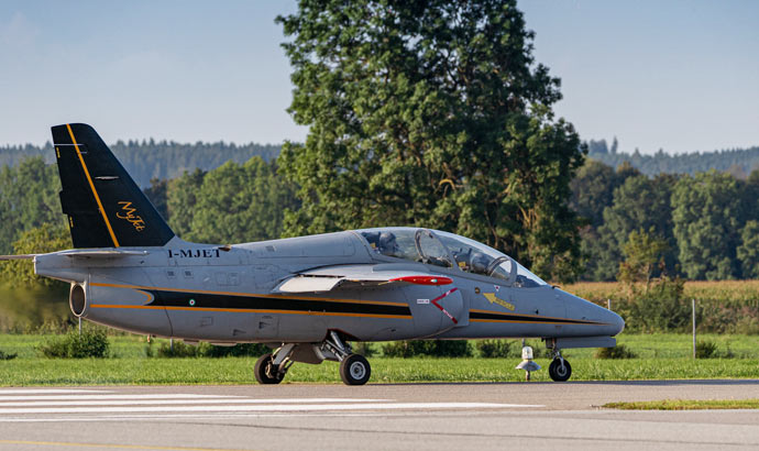 Kampfjet Rundflug S.211